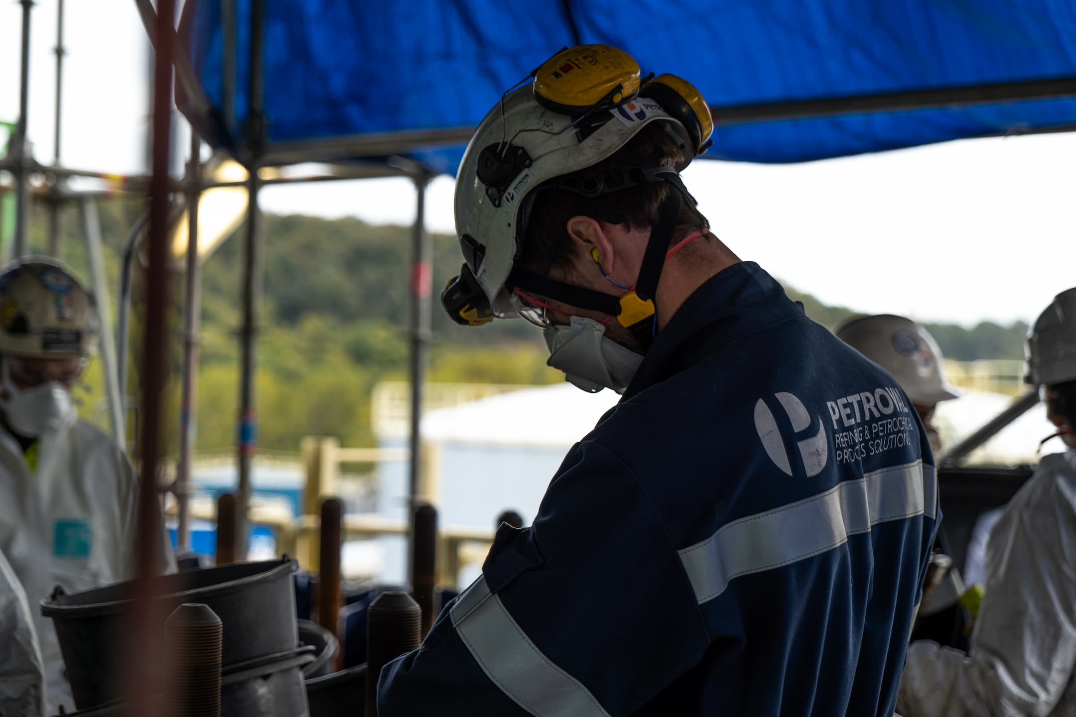 PETROVAL - Careers